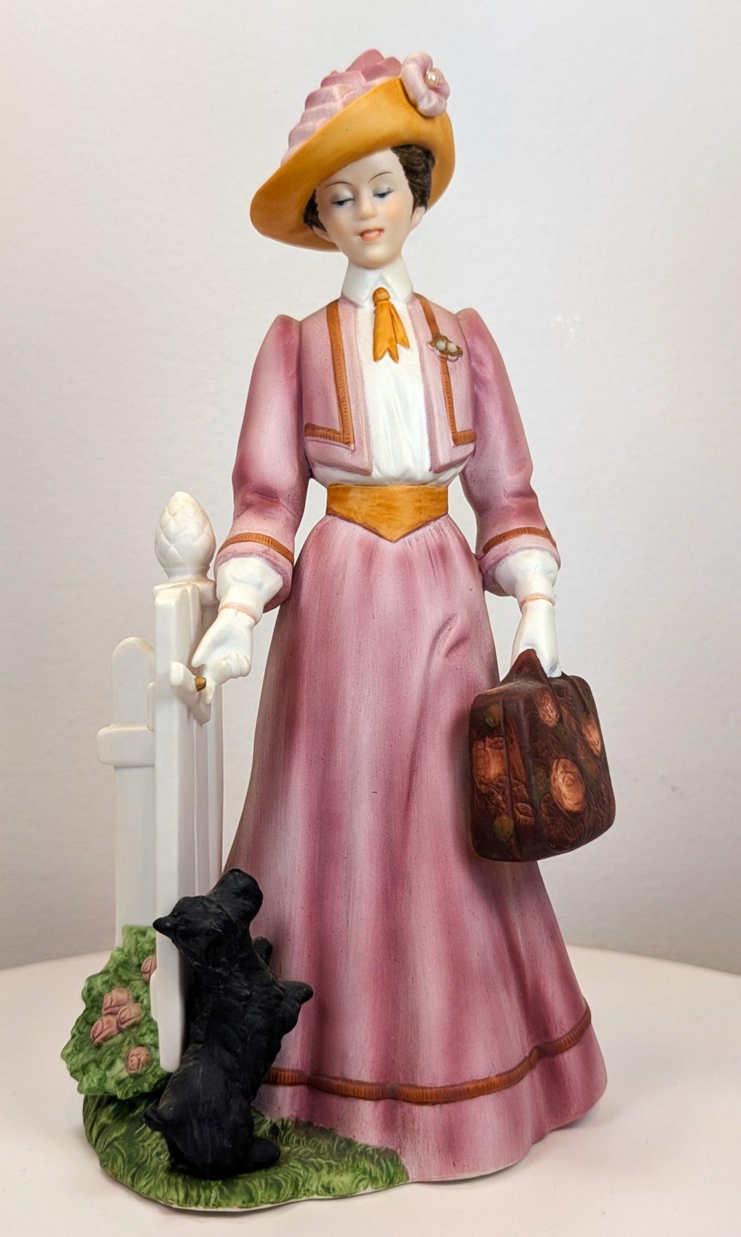 1983 Avon Mrs. Albee Award Porcelain Figurine - Fence and Terrier ...