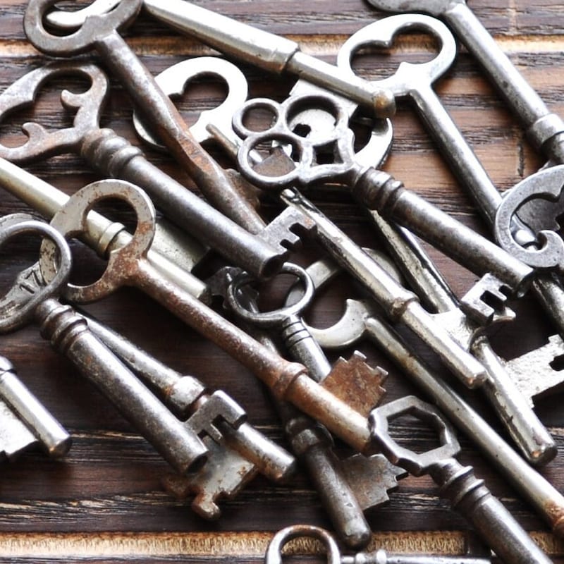 Vintage Small Skeleton Key - Etsy