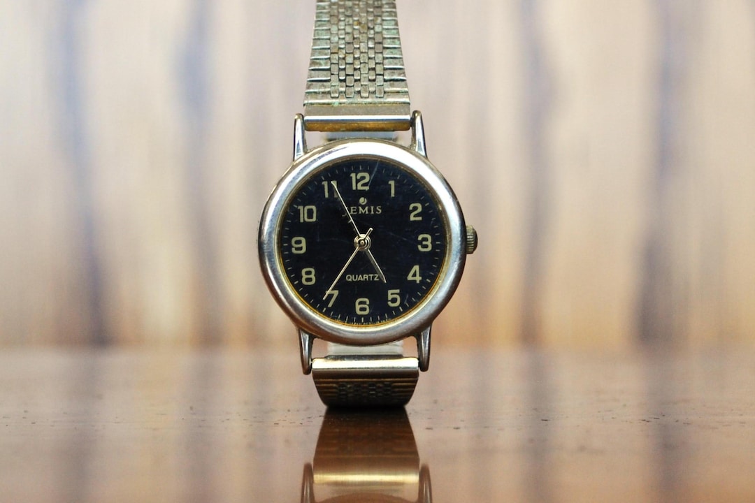 Vintage Jemis Analog Quartz Movement Wristwatch - Antique Quartz ...