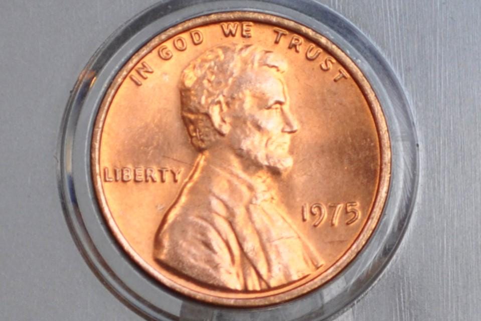 1975 P&D Lincoln Memorial Pennies - Philadelphia, Denver Mints ...
