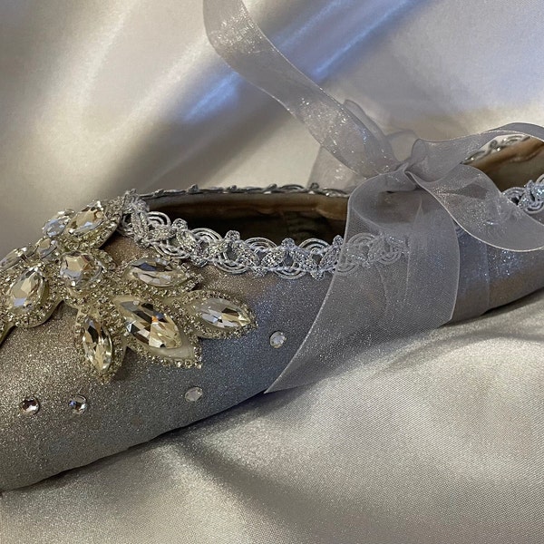 Nutcracker Pointe Shoe - Etsy