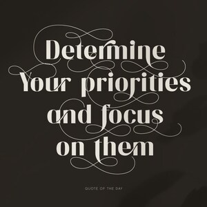 Ginevra - Stylish Display Font, Sophisticated Font, Luxury Font ...