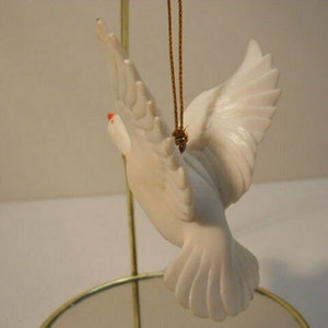 Painted Flying Dove Hanging Ornament Doves Birds Wildlife Plastic Resin ...