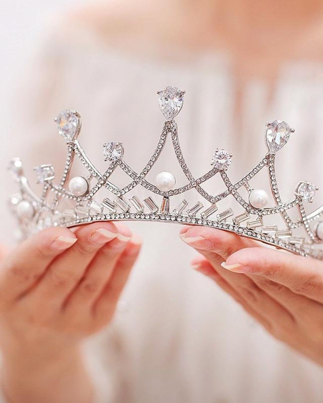 Elizabeth Crystal Queen Tiara - Etsy