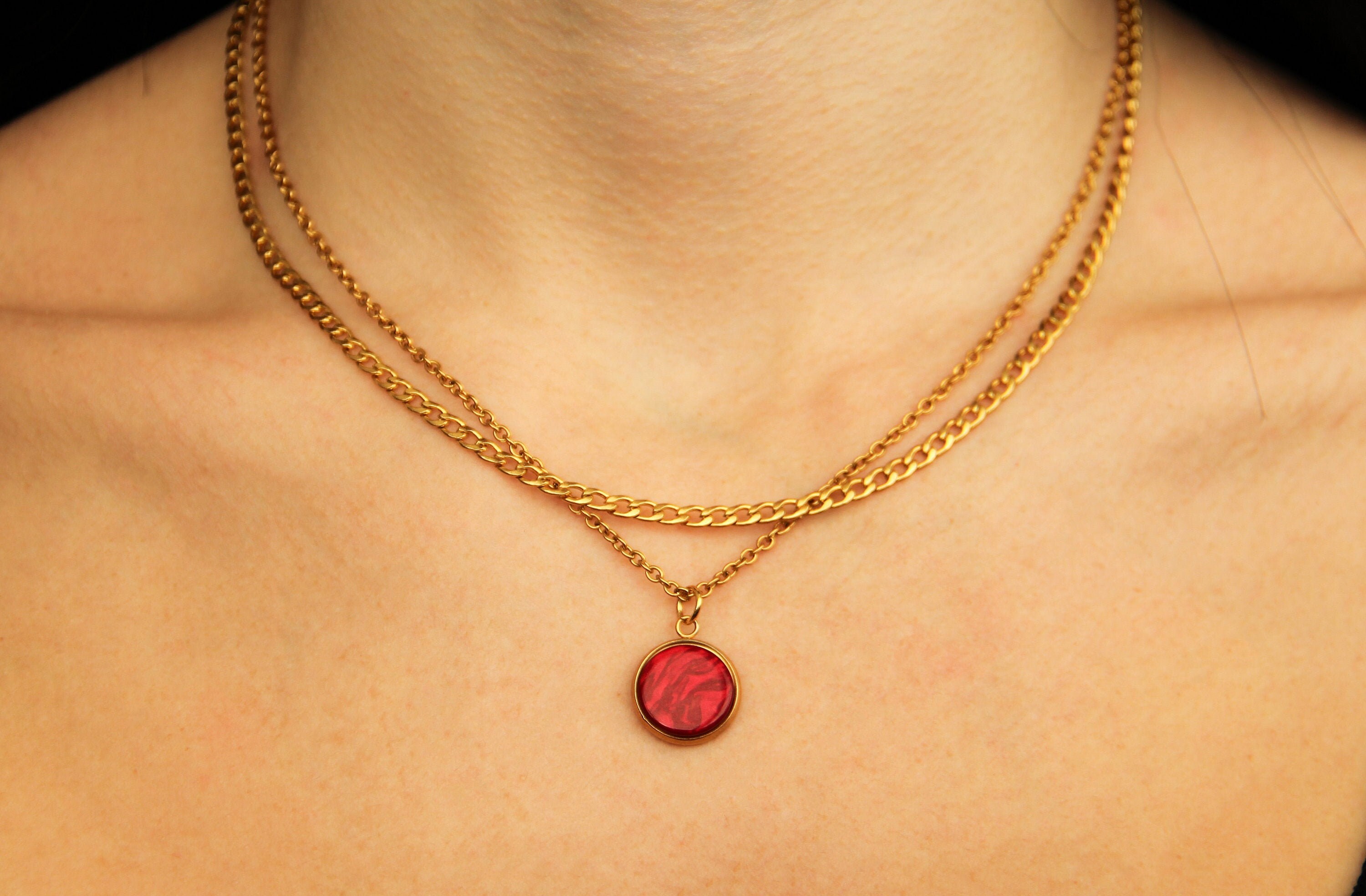 Collar colgante redondo de oro Collar colgante rojo Collar - Etsy España