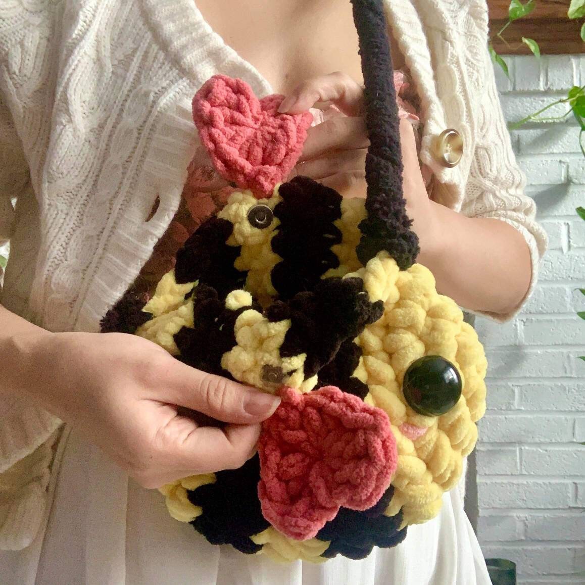 Heart Wing Crochet bee bag yellow bee statement bag | Etsy