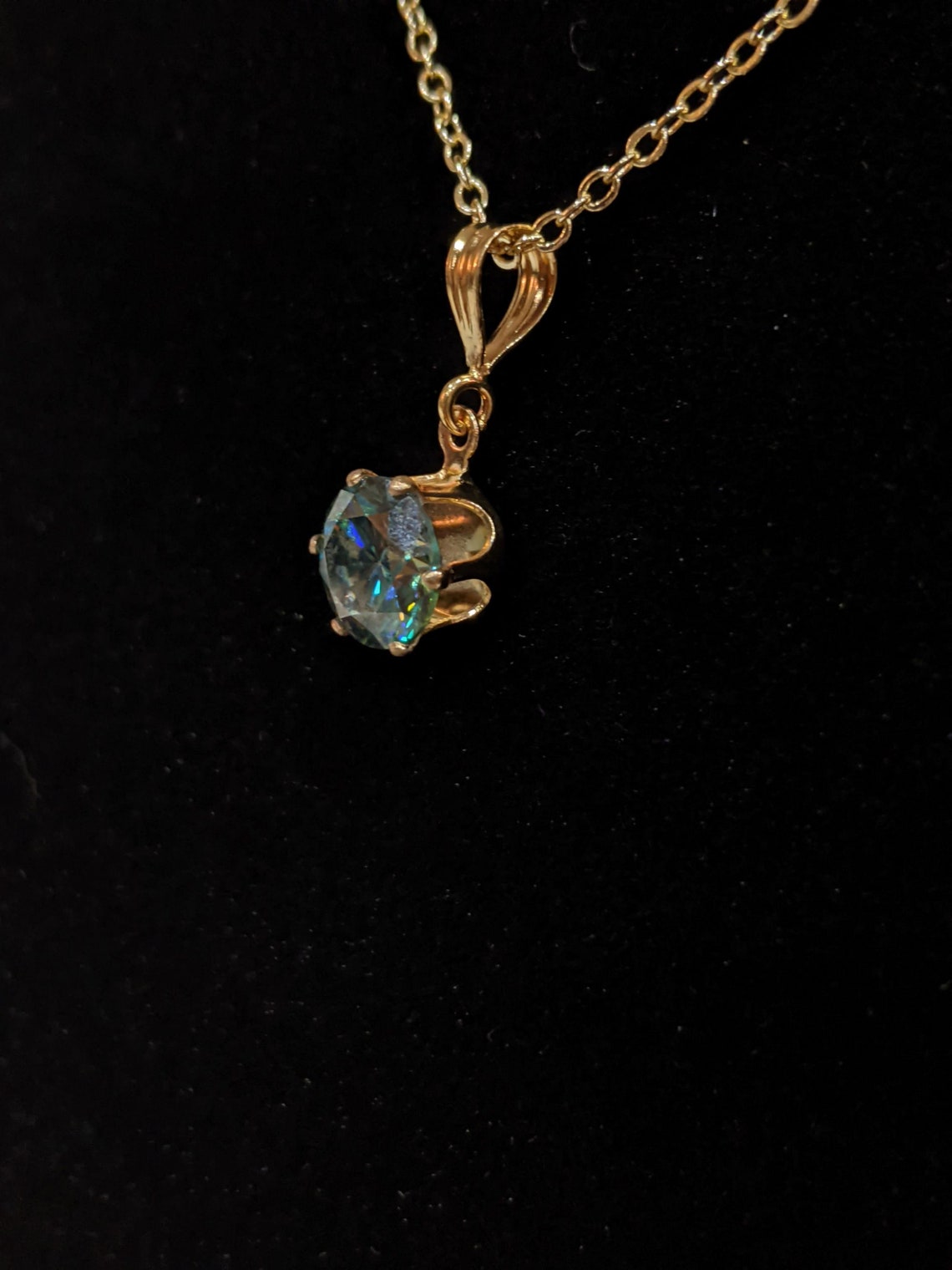 1.51ct Dark Cyan Blue Moissanite Diamond in Gold Dangle Pendant ...
