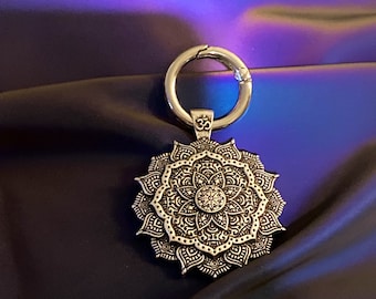 Mandala 5 Keychain - Etsy