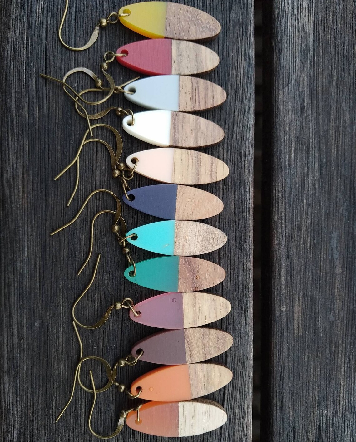 Boucles d'oreilles forme allongée résine et bois | Etsy