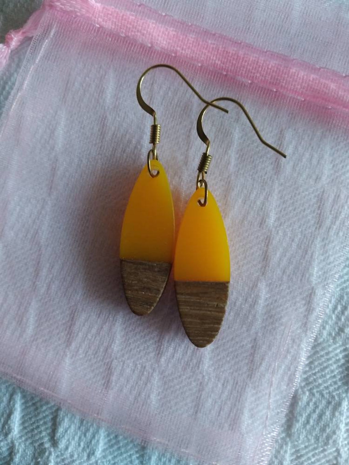 Boucles d'oreilles forme allongée résine et bois - Etsy France