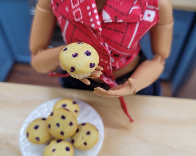 1:6 Blueberry Muffins 2 1/6 Scale Miniature Food Breakfast for Fashion ...