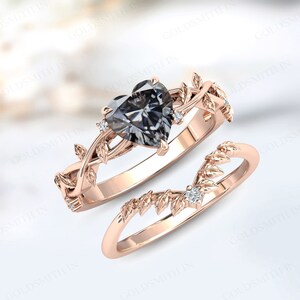 Vintage Art Deco Grey Spinal Engagement Ring for Women Heart Shape Leaf ...