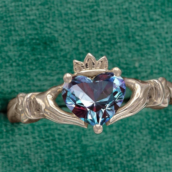 Custom Claddagh Ring - Etsy