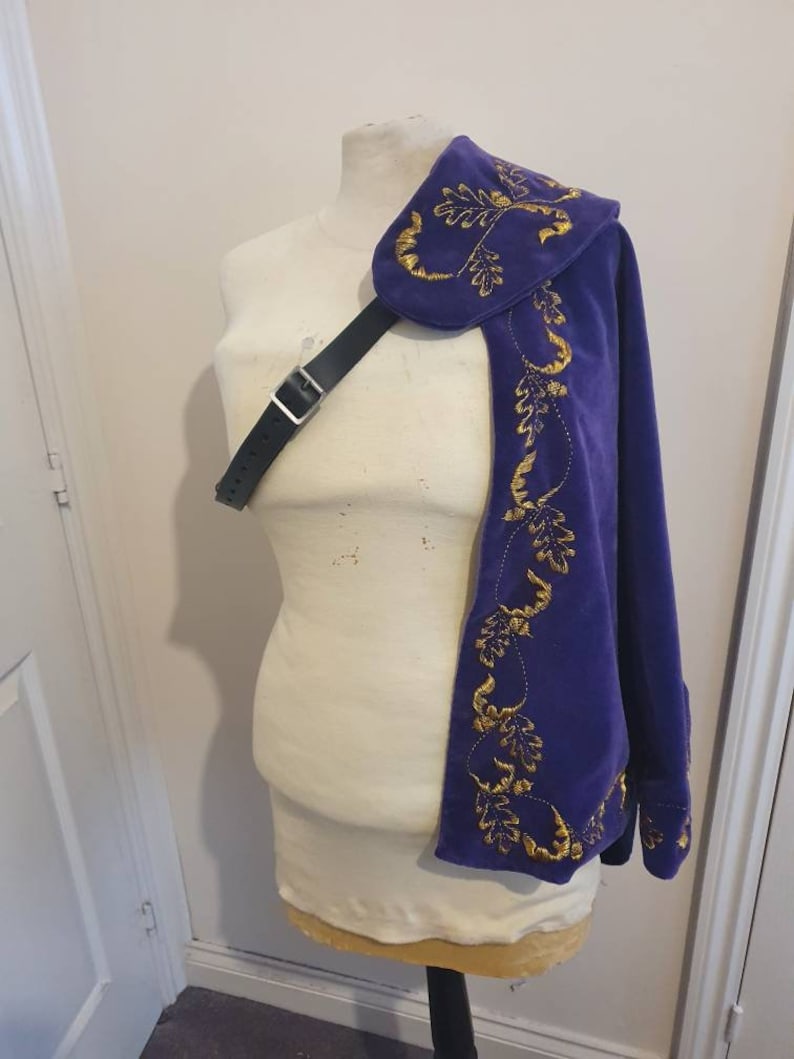 Custom Embroidered Short Half Cape/ Fencing Cape, Made to Order - Etsy