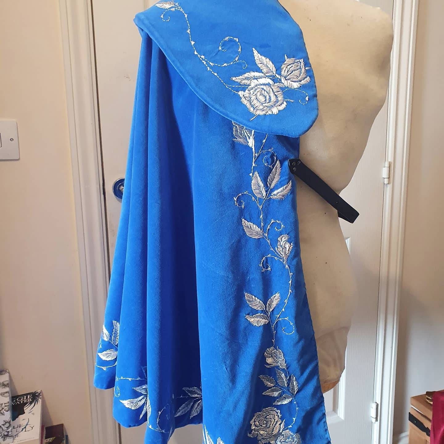 Custom Embroidered Short Half Cape/ Fencing Cape, Made to Order - Etsy