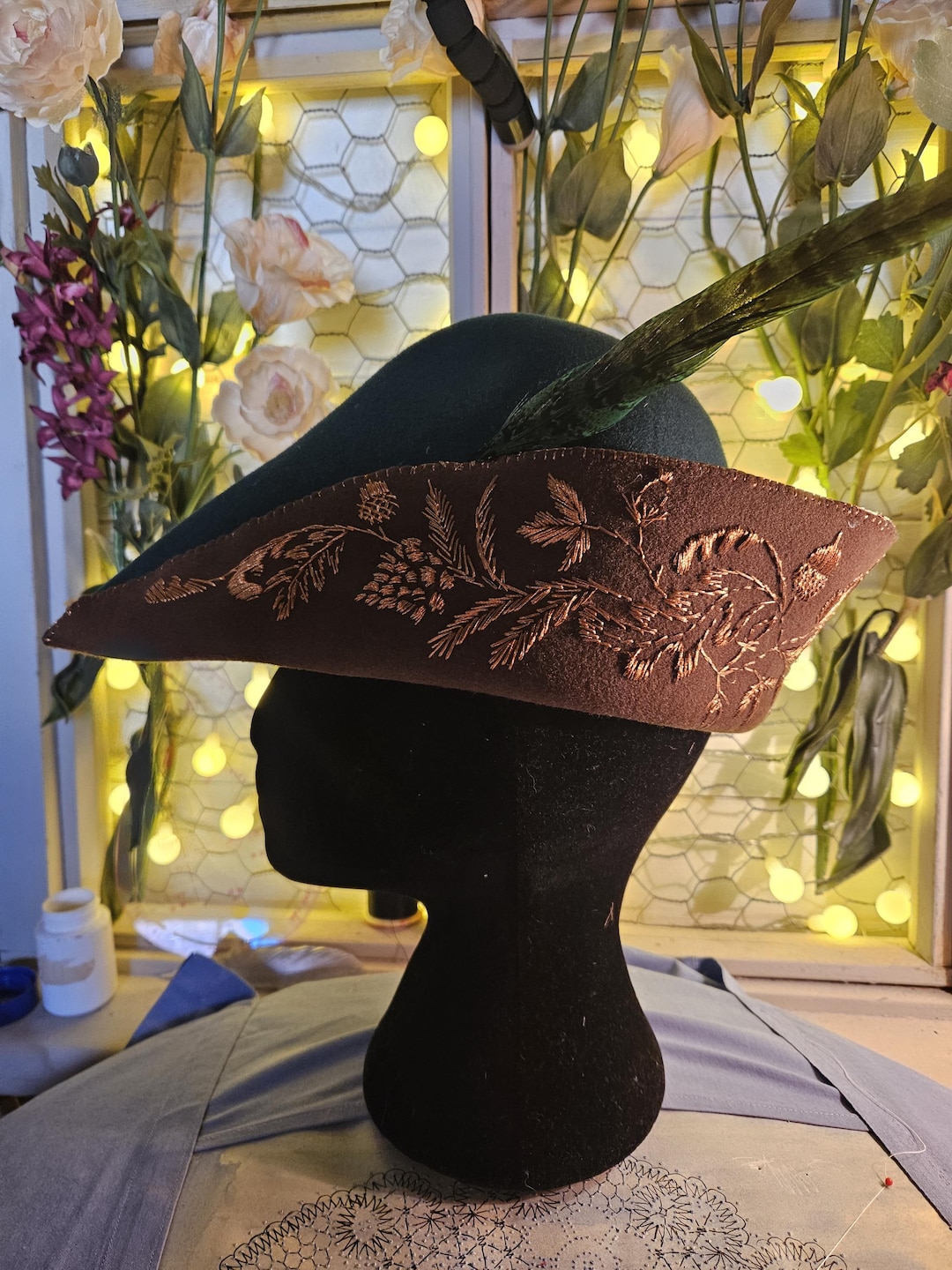 Custom Two Tone Embroidered Medieval Chapeau a Bec/bycocket/robin Hood ...