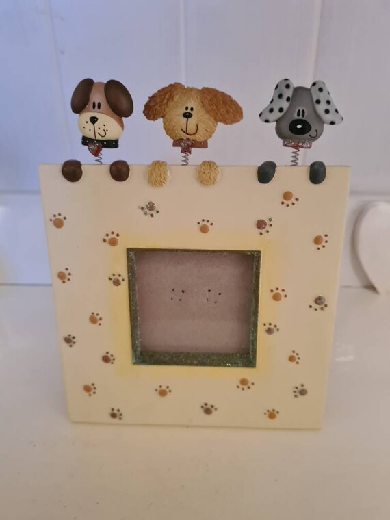 Home & Living Wobbly heads picture frame Ornaments & Accents etna.com.pe