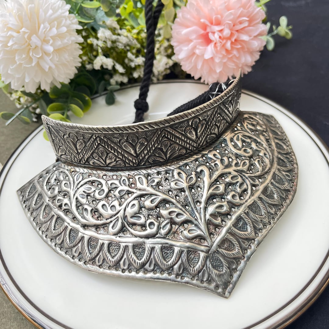 Handcrafted Chitai Work Hasuli Necklace | Antique Oxidized Silver ...