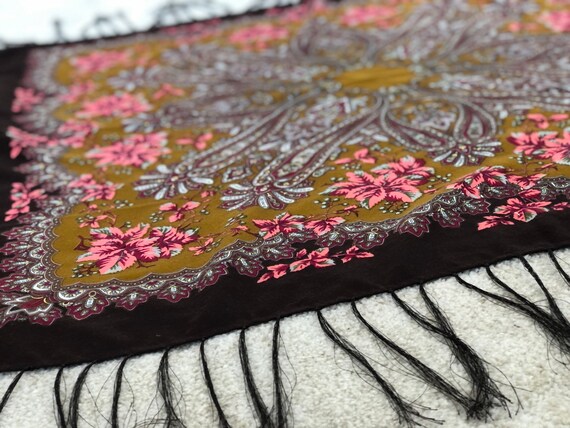 Vintage large square head neck scarf with fringes, br… - Gem