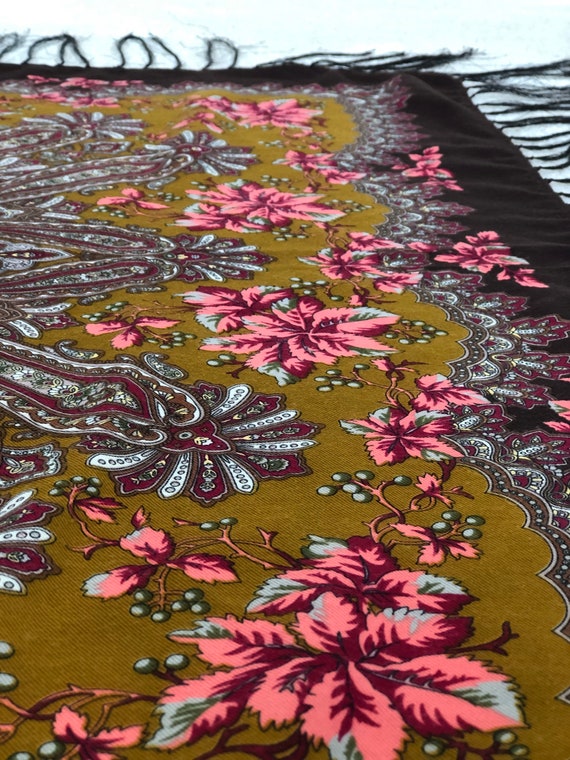 Vintage large square head neck scarf with fringes, br… - Gem