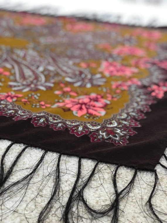 Vintage large square head neck scarf with fringes, br… - Gem