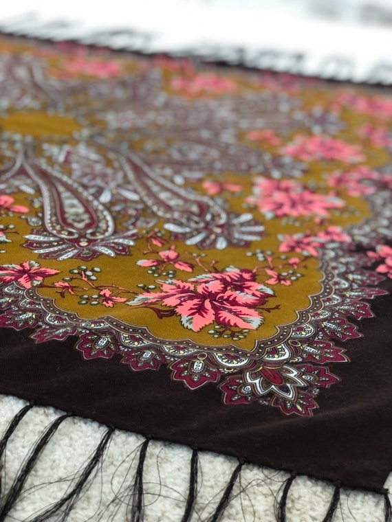 Vintage large square head neck scarf with fringes, br… - Gem