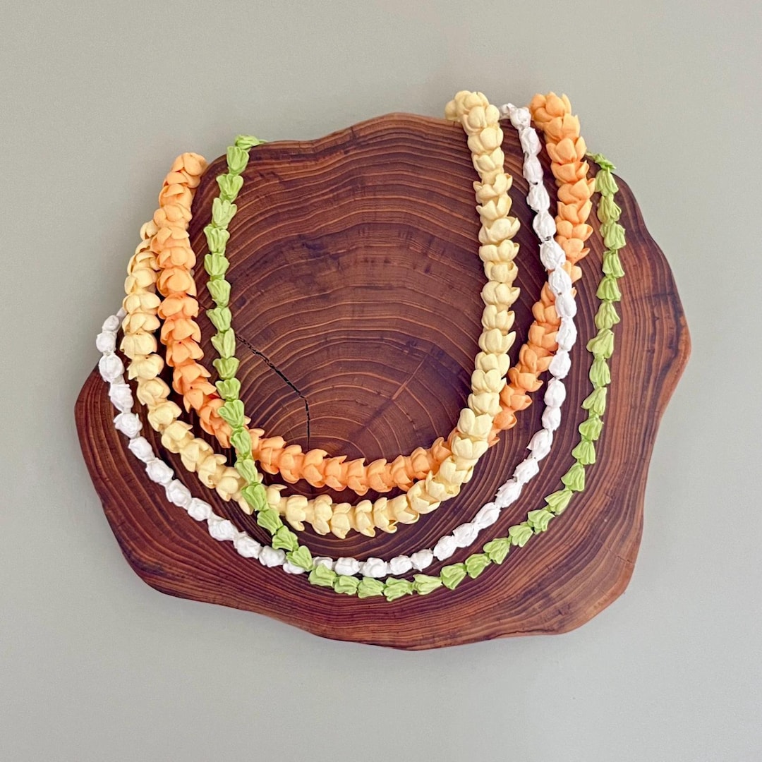 Puakenikeni Pikake Pakalana 3D Hawaiian Flower Lei Painting on Raw Edge ...