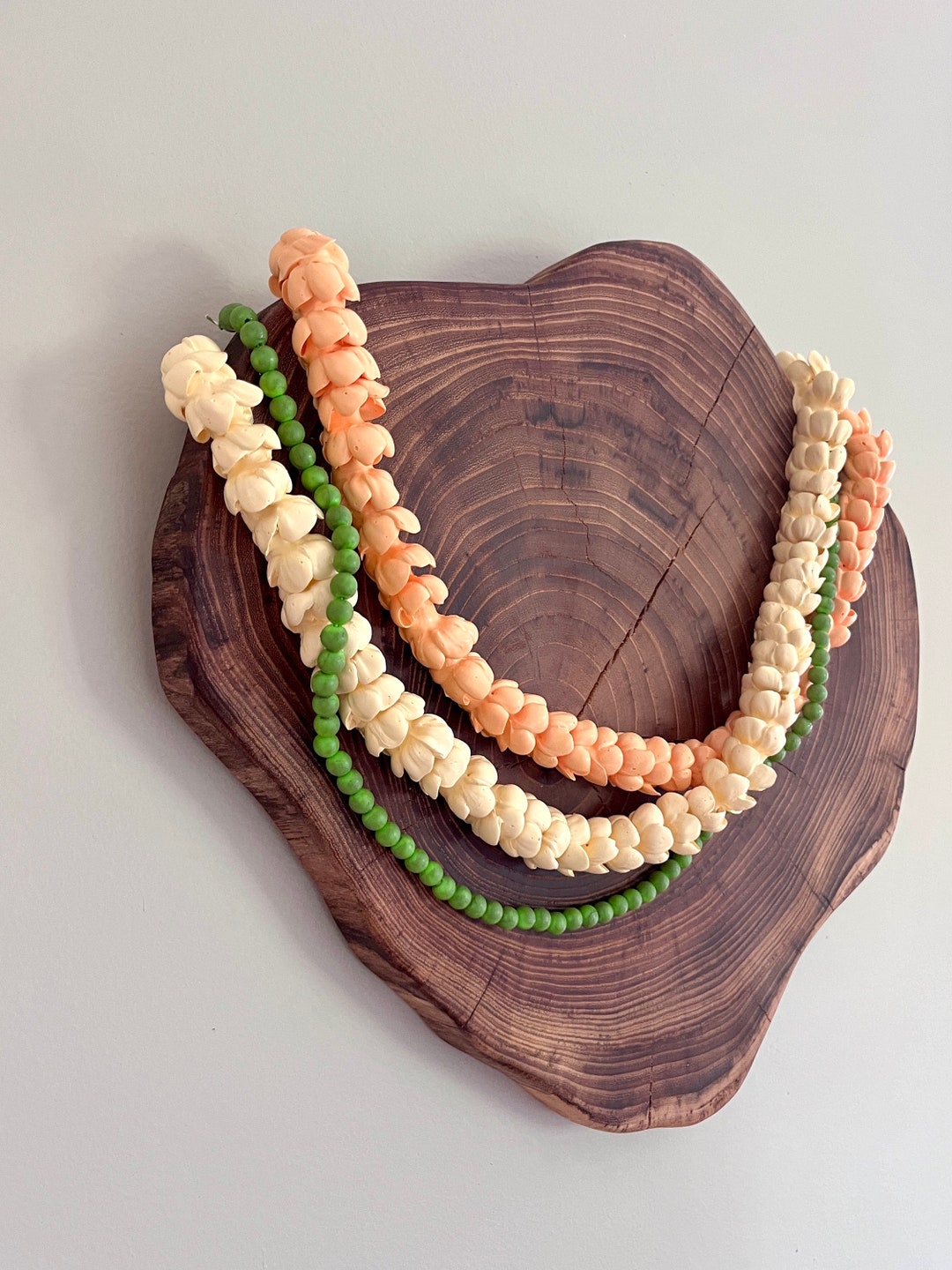 Puakenikeni 3 Dimensional Hawaiian Flower Lei Painting on Raw Edge ...