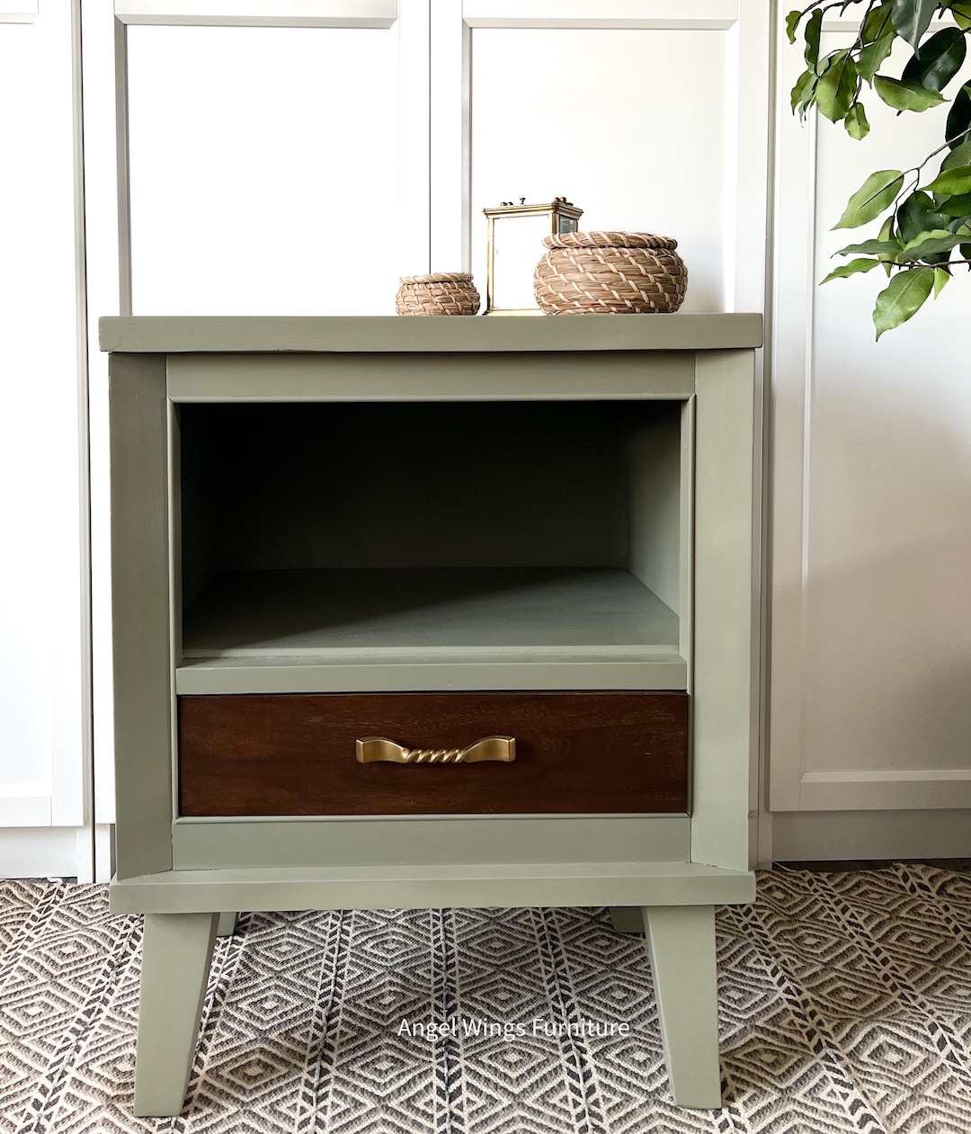 Mid Century Modern Nightstand. Vintage MCM Bedside Table. Retro Bedroom ...