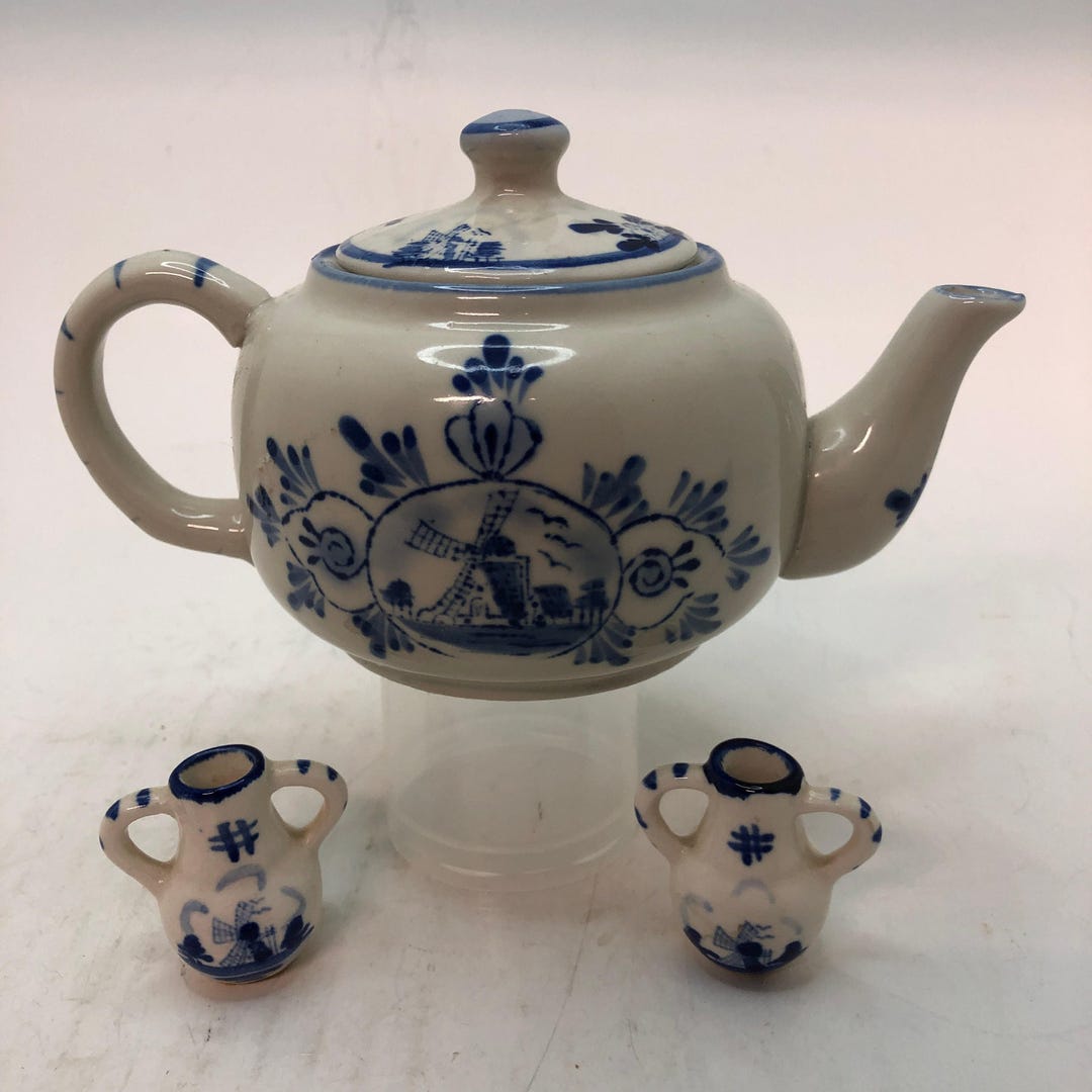 Vintage Delft-style Teapot and 2 Miniature Dutch Jugs - Etsy