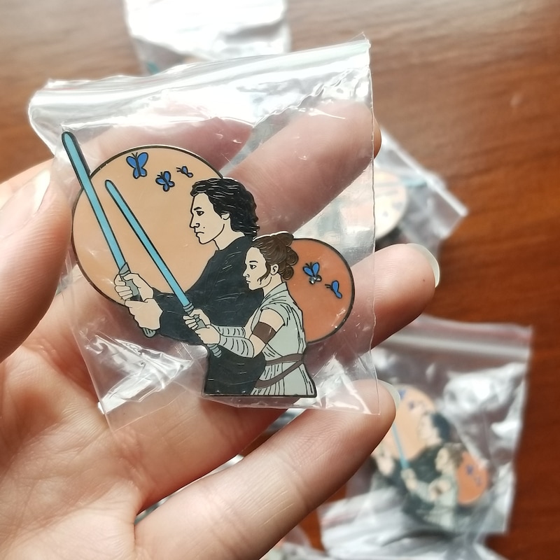 Rey Pin - Etsy