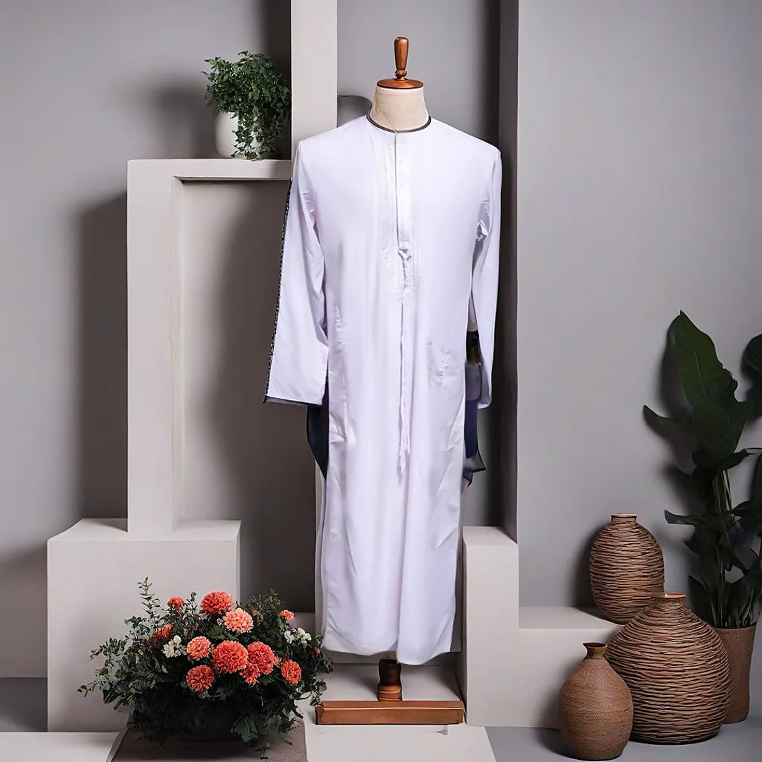 Embroidered Emirati Style Thobe for Arab Men Made on Order. Arabic ...
