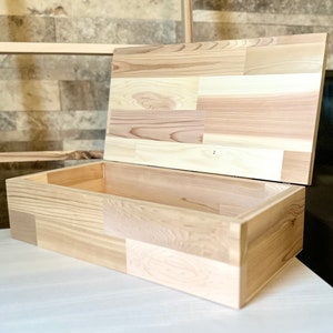 Rustic Cedar Keepsake Box - A Timeless Treasure for Your Memories - Etsy