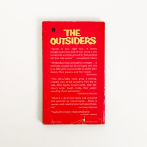 The Outsiders by S.E. Hinton Vintage Paperback Book - Etsy