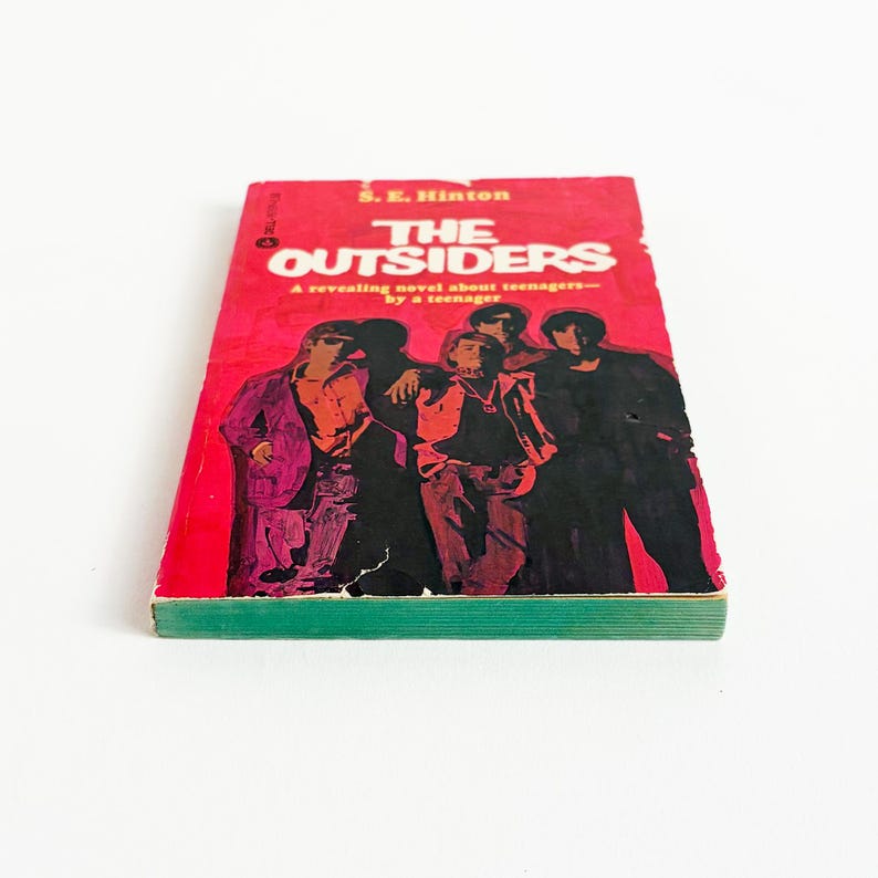The Outsiders by S.E. Hinton Vintage Paperback Book - Etsy