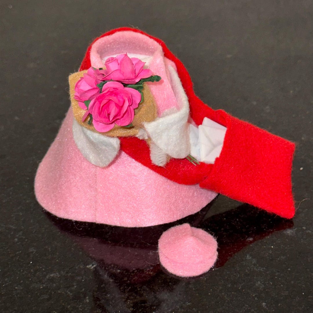 Mini Desk Goose Valentines Day Mail Carrier With Flowers Outfit for 7 ...