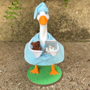 Mini 7” Desk Goose Goodnight Goose Night Gown Robe With Sleep Cap ...