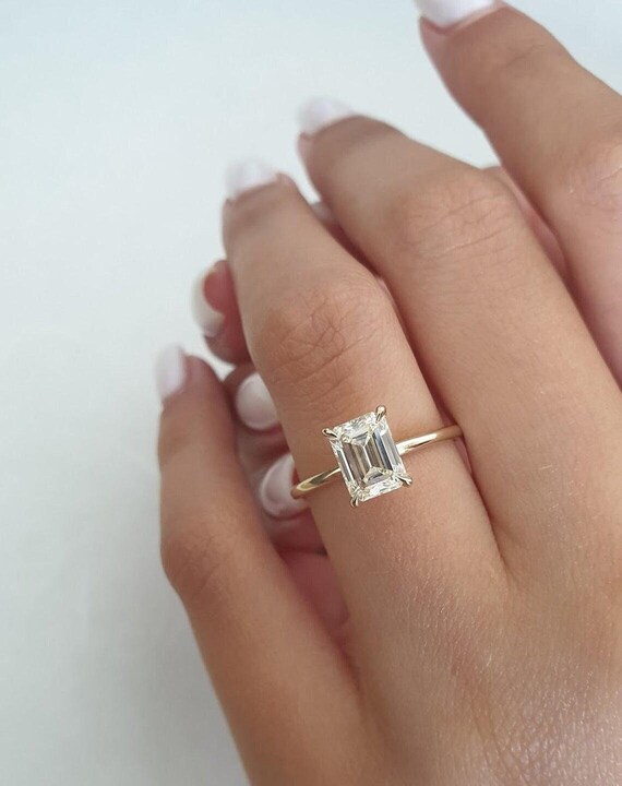 2 5 Carat Emerald Cut Moissanite Engagement Ring Solitaire Etsy