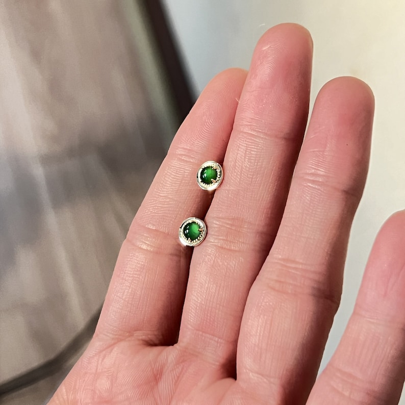 Vintage Forest Green Jade Round Stud Earrings, Mini Solid Gold Bezel ...