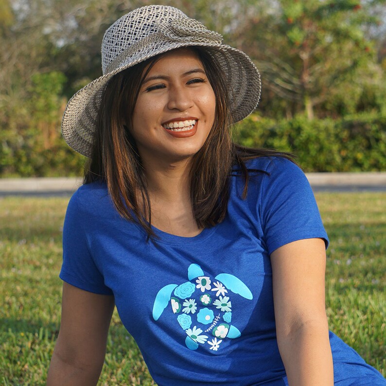 Turtle T-shirt for Women Turtle Beach Tshirt Beach Life - Etsy