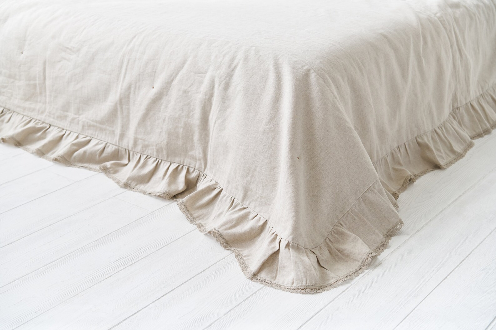 Linen Bedspread With Lace, Natural 100% Pure Linen Ruffled Bedspread ...