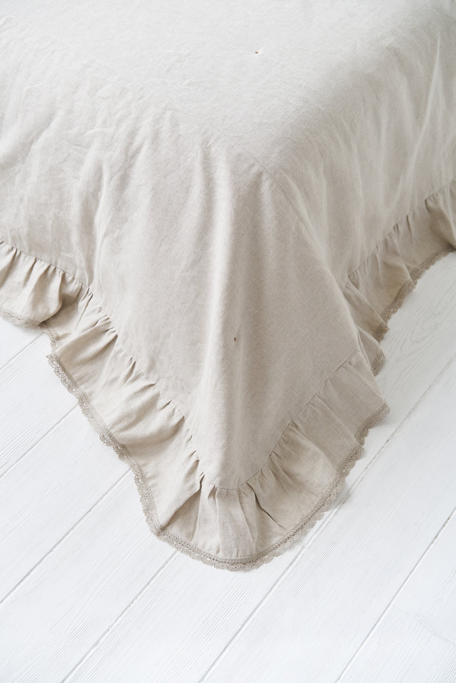 Linen Bedspread With Lace, Natural 100% Pure Linen Ruffled Bedspread ...