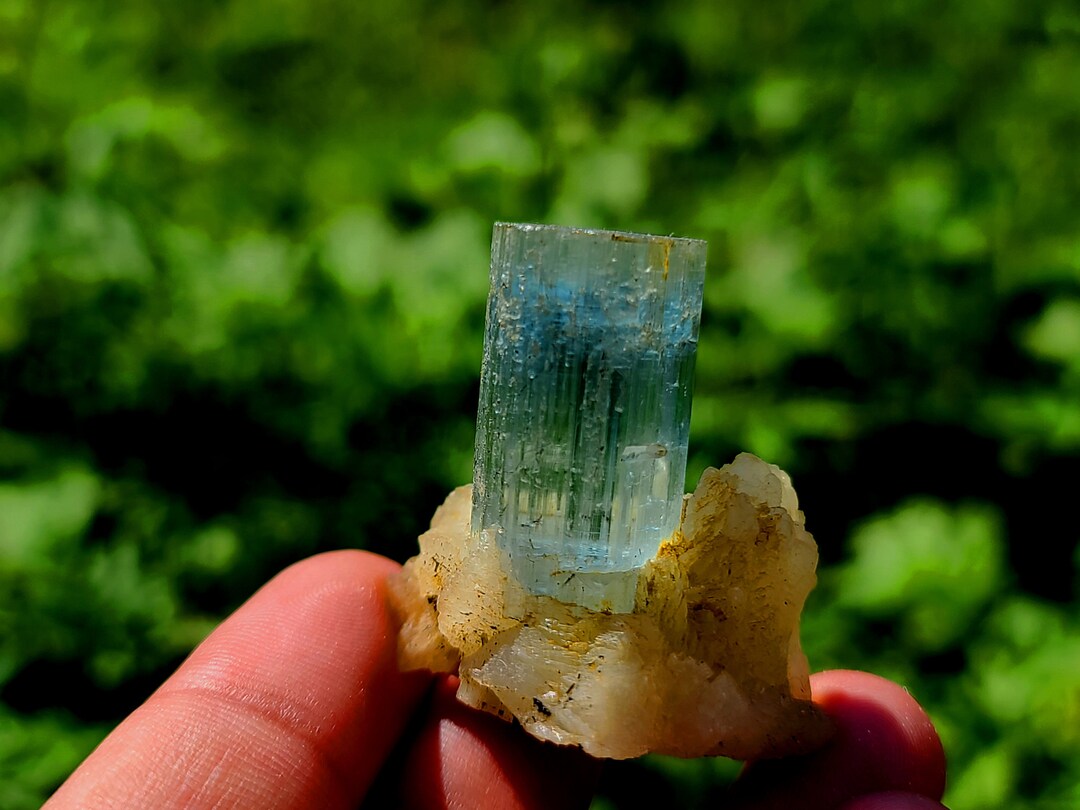 135 Carat World Rarest Sky Blue Water Etched Aquamarine Crystal ...