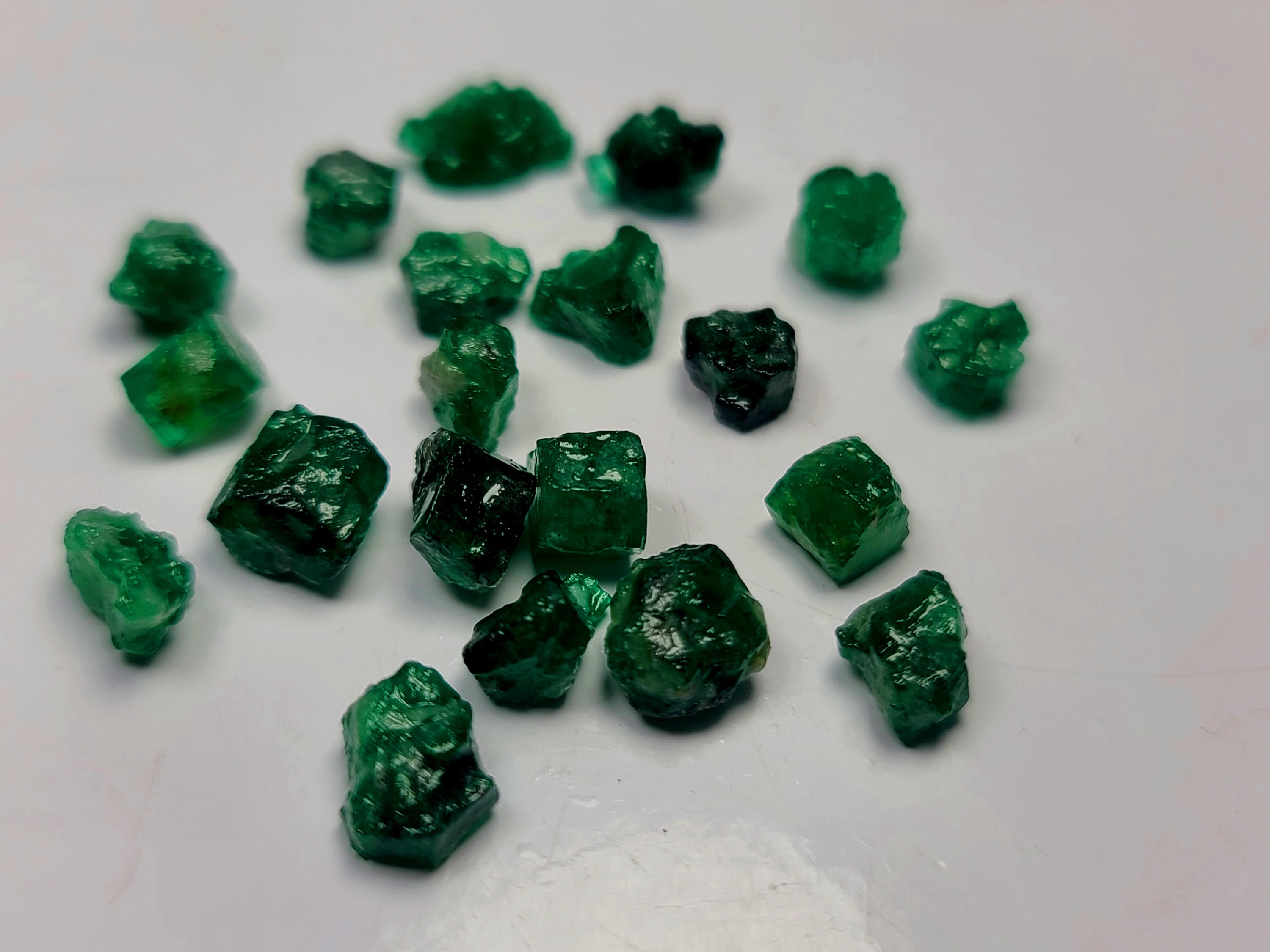 30 Carat Emerald Crystals Doubly Terminated Crystals Most Precious Rare ...