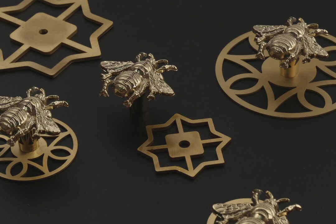 Bumble Bee Brass Knobs and Pulls/ Drawer Knobs/cabinet Pulls/custom Engraved Wardrobe Pulls ...