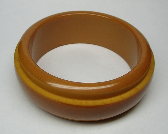 vintage Bakelite bracelet , carved rings , butterscot… - Gem