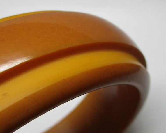 vintage Bakelite bracelet , carved rings , butterscot… - Gem