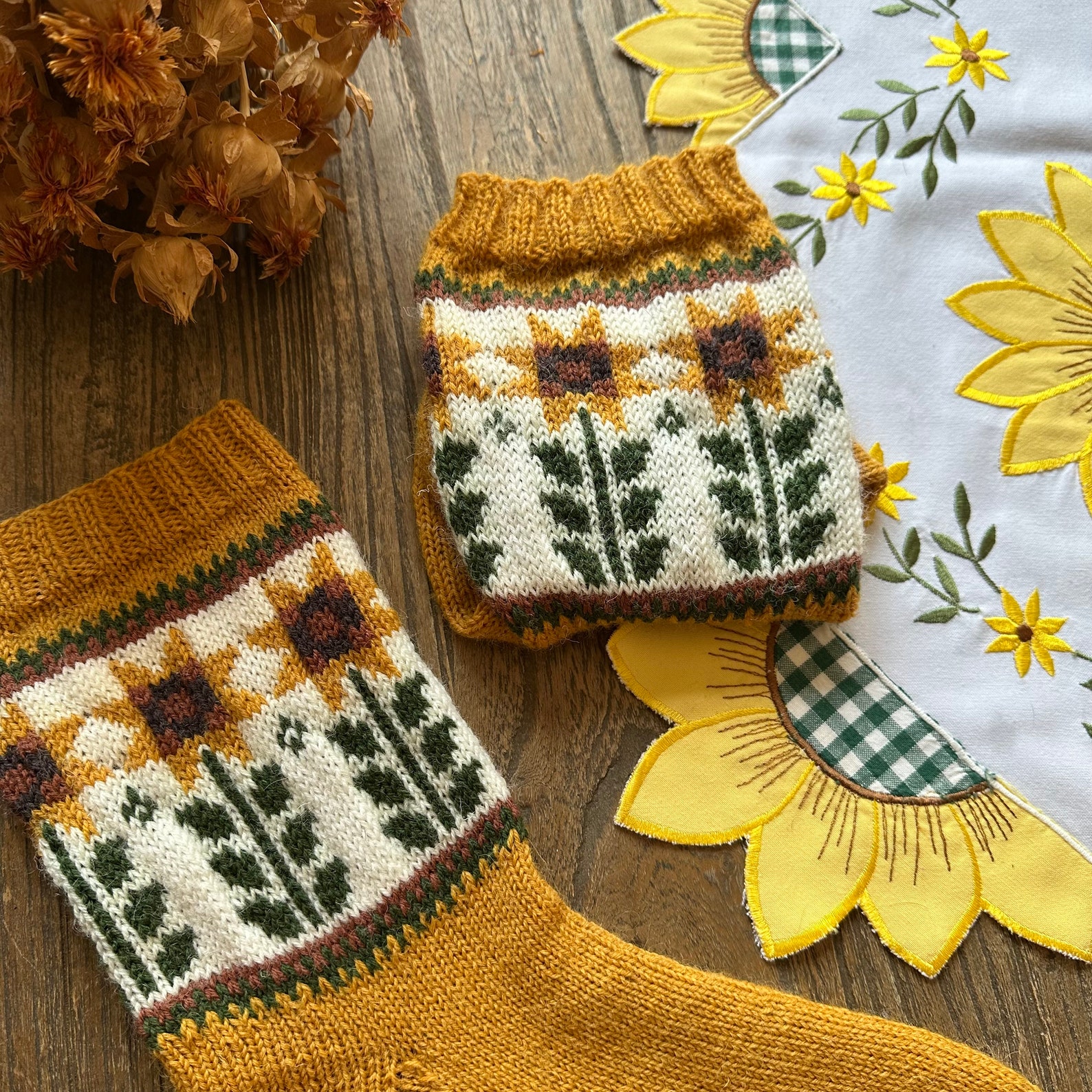 Sunflower Fields Socks - Pdf Knitting Pattern Colorwork, Flower ...