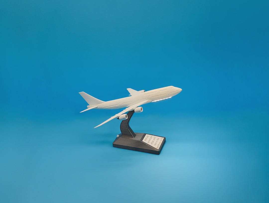 Personalized B747 Model Desk Lamp - Boeing Airplane Model Table Lamp ...