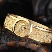14K Gold Wolf Signet Ring: Engraved Wild Animal Jewelry - Etsy